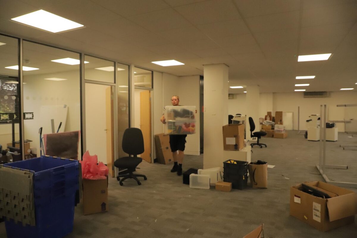 Best 5 ways to manage a successful office relocation with Arnold & Self